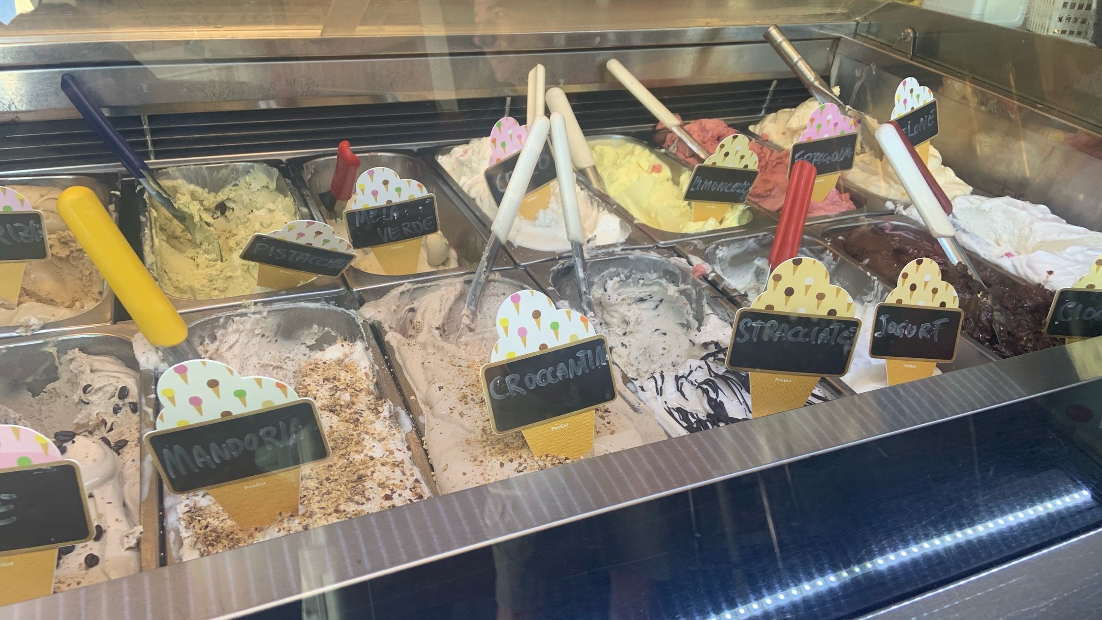 How to Spot Good (and Not So Good) Gelato in Italy